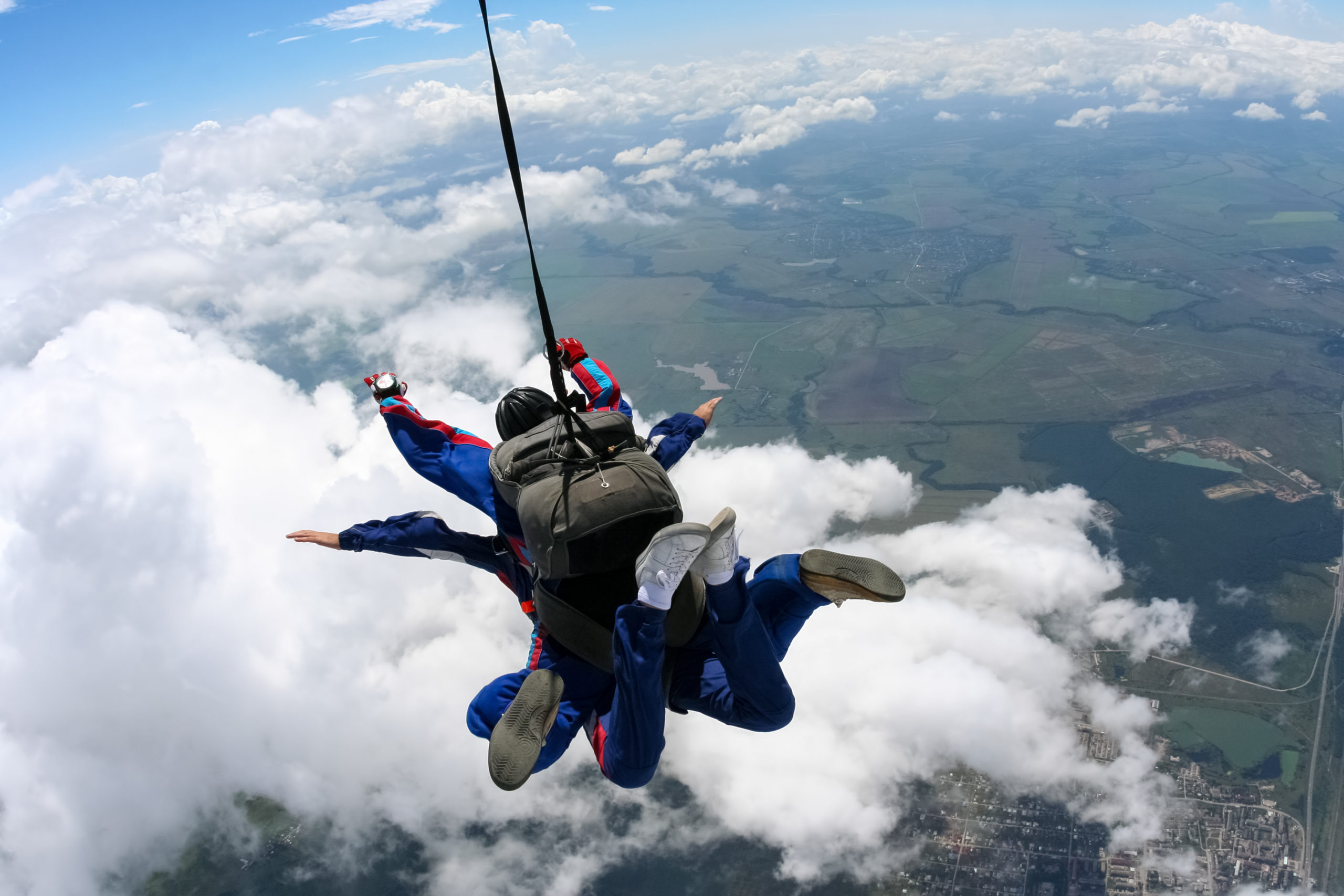 Teen who went skydiving for first time dies with instructor after ...