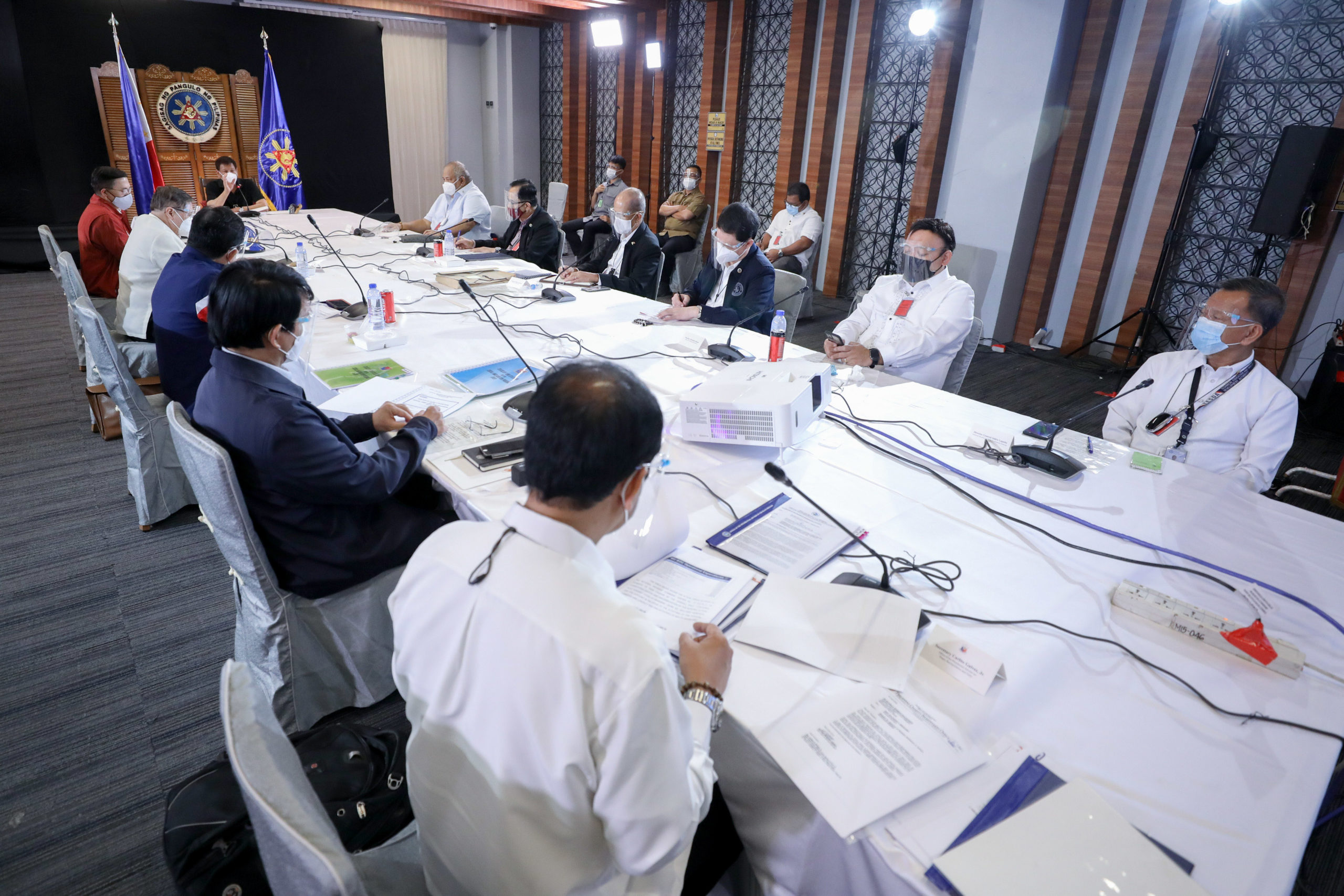 Gov’t OKs deployment and vaccination plan to end Covid-19 in PH ...