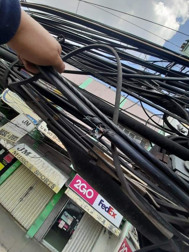 Vandals cut Internet line serving 11,000 Pampanga households | Inquirer ...
