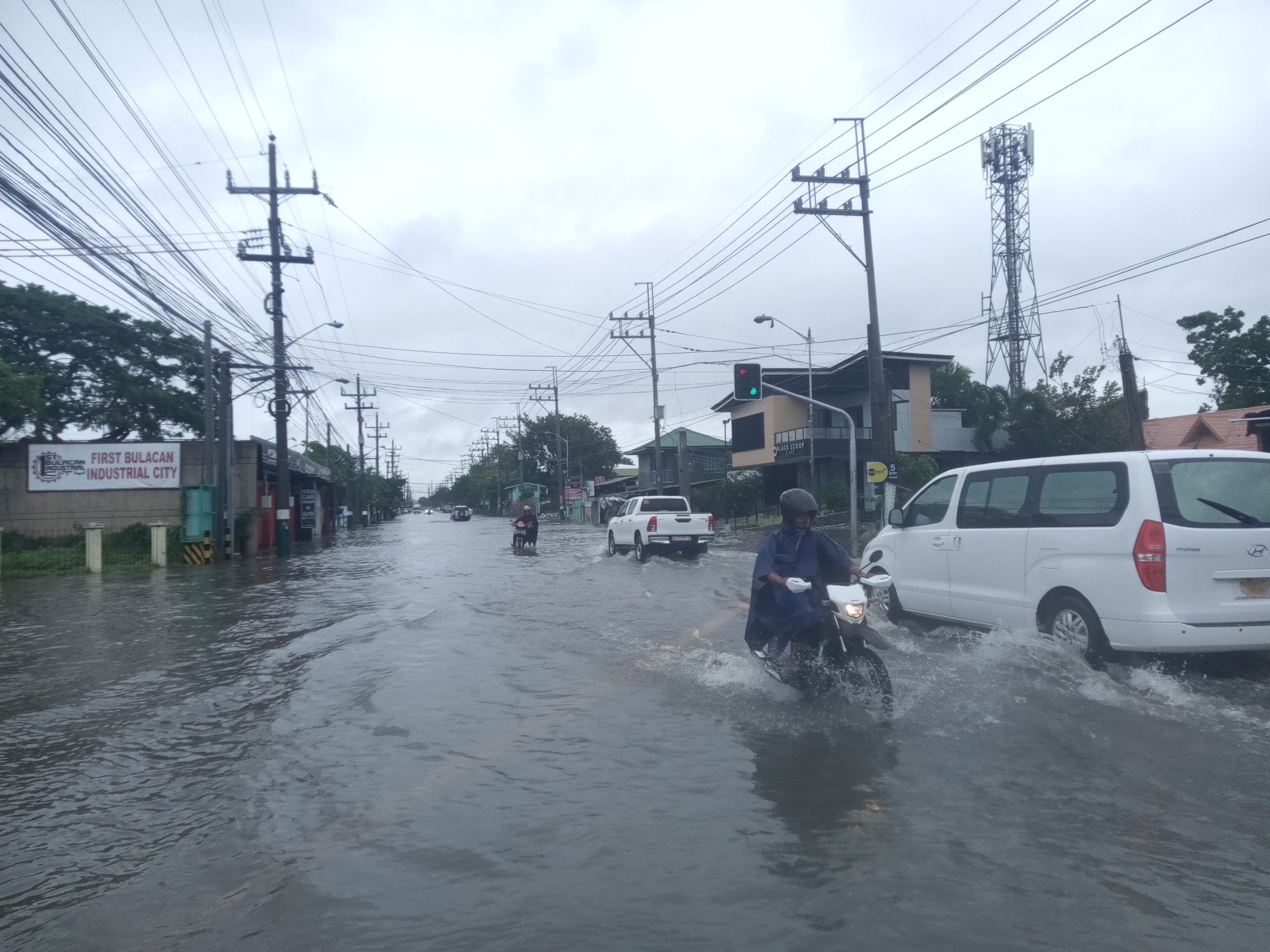 Bulacan mayor blames stagnant flood in his town on Pampanga project ...