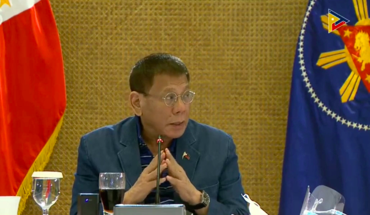 ‘Wala namang hulihan dito:' Duterte removes face mask at Palace meeting ...