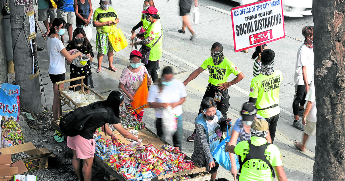 Two-lane line for Maginhawa community pantry reaches Philcoa – QC exec ...