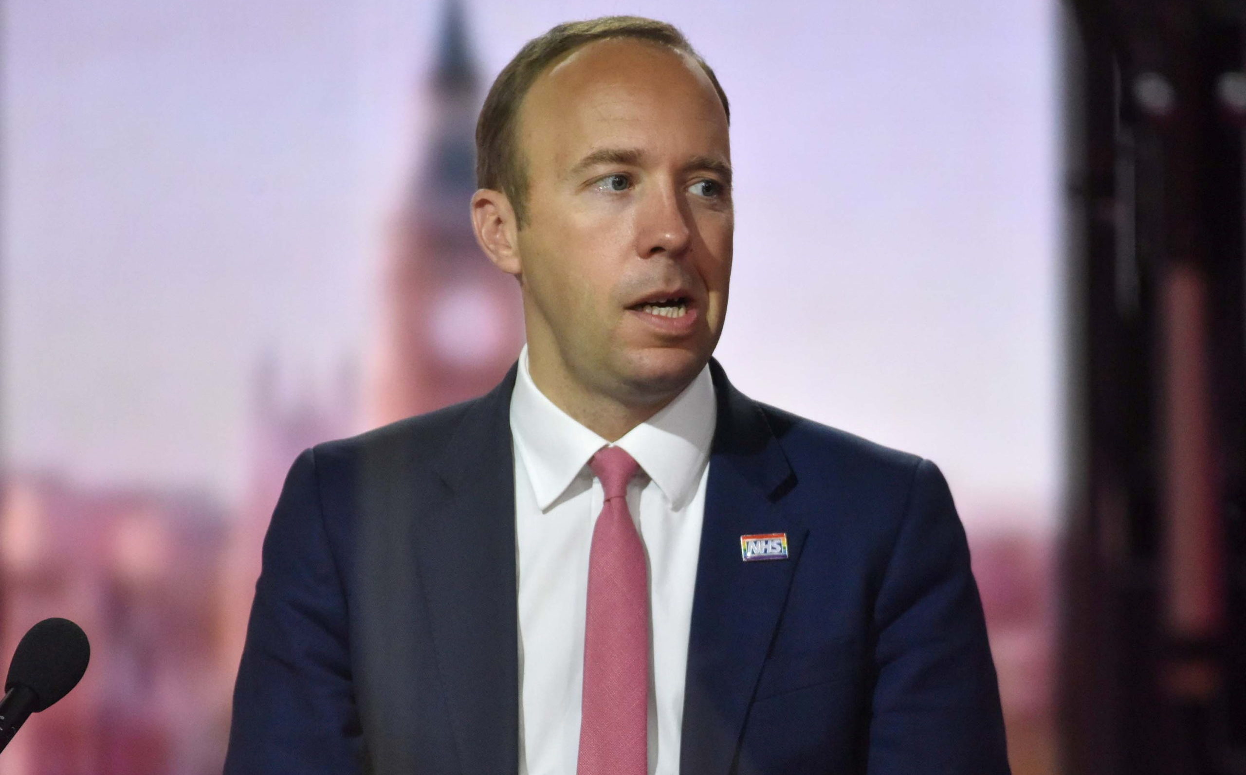 UK health minister quits after breaking COVID rules by kissing aide ...