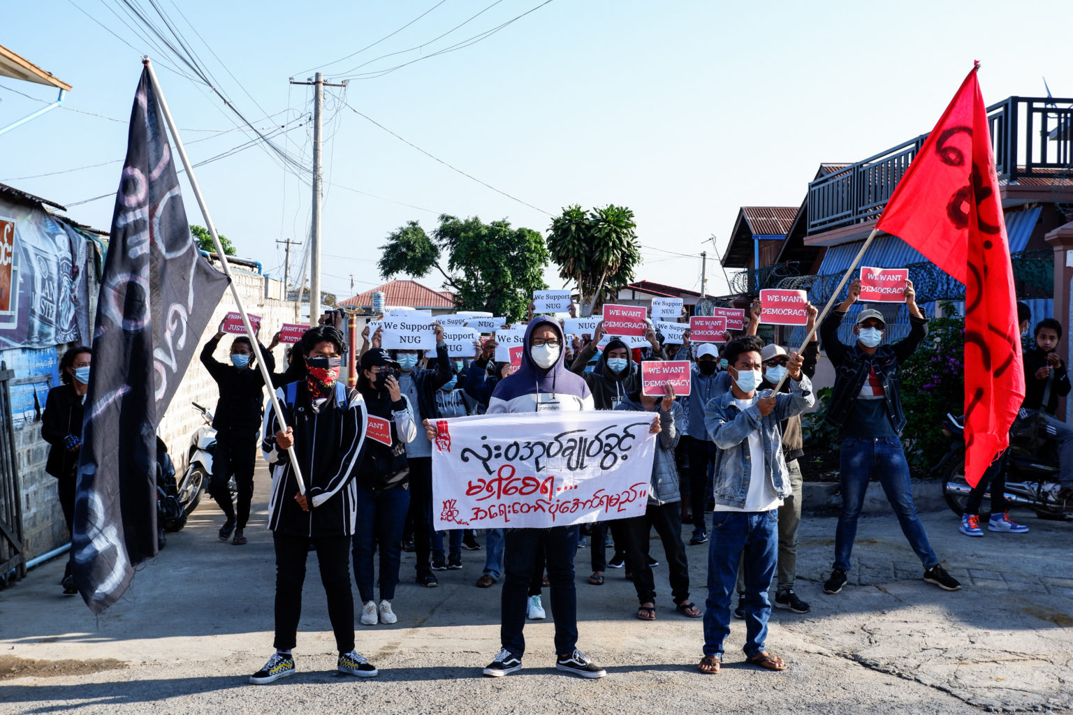 'Revolution Love' sweeps Myanmar protest barricades | Inquirer News