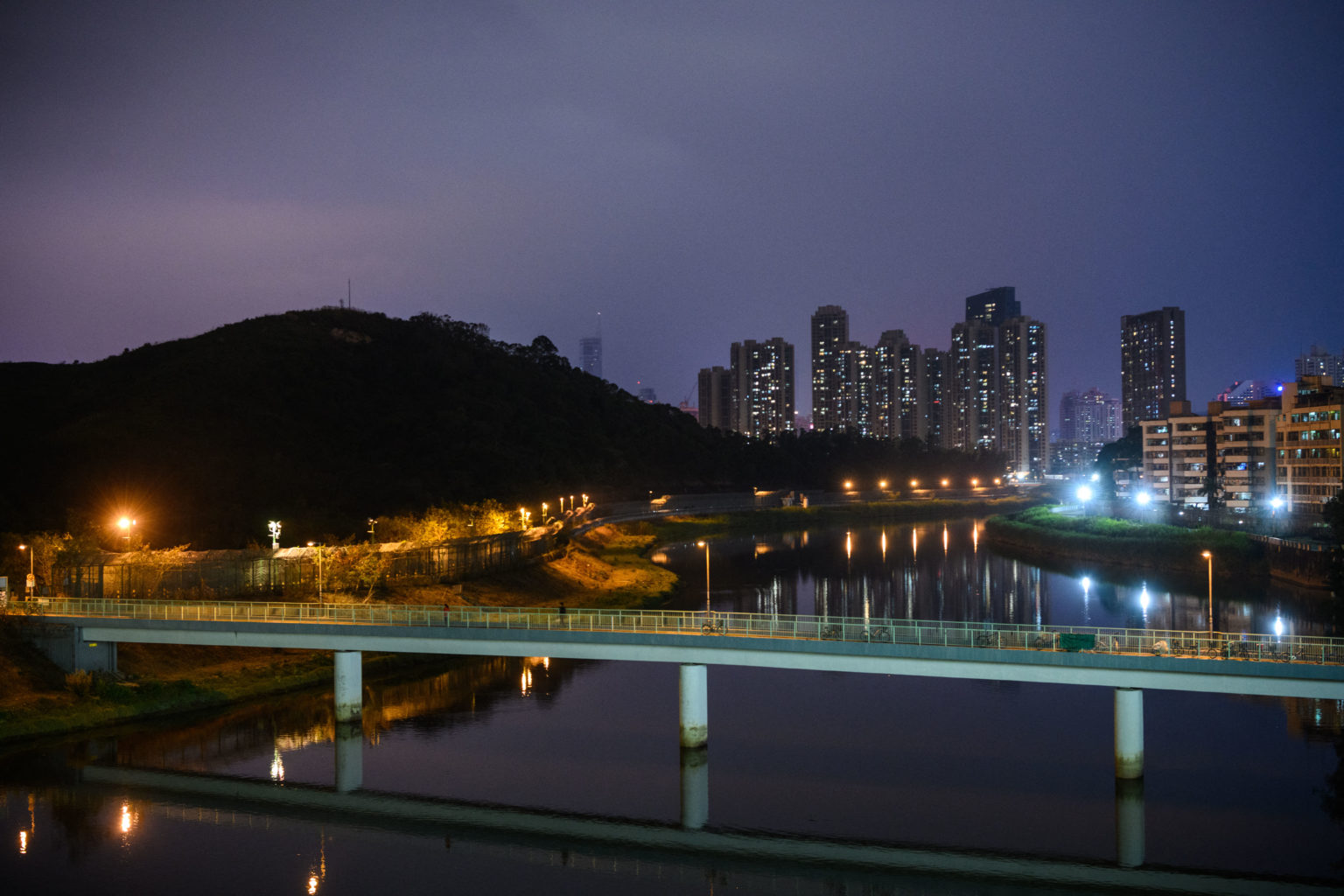 China's COVID-hit Shenzhen suspends direct flights to Beijing ...