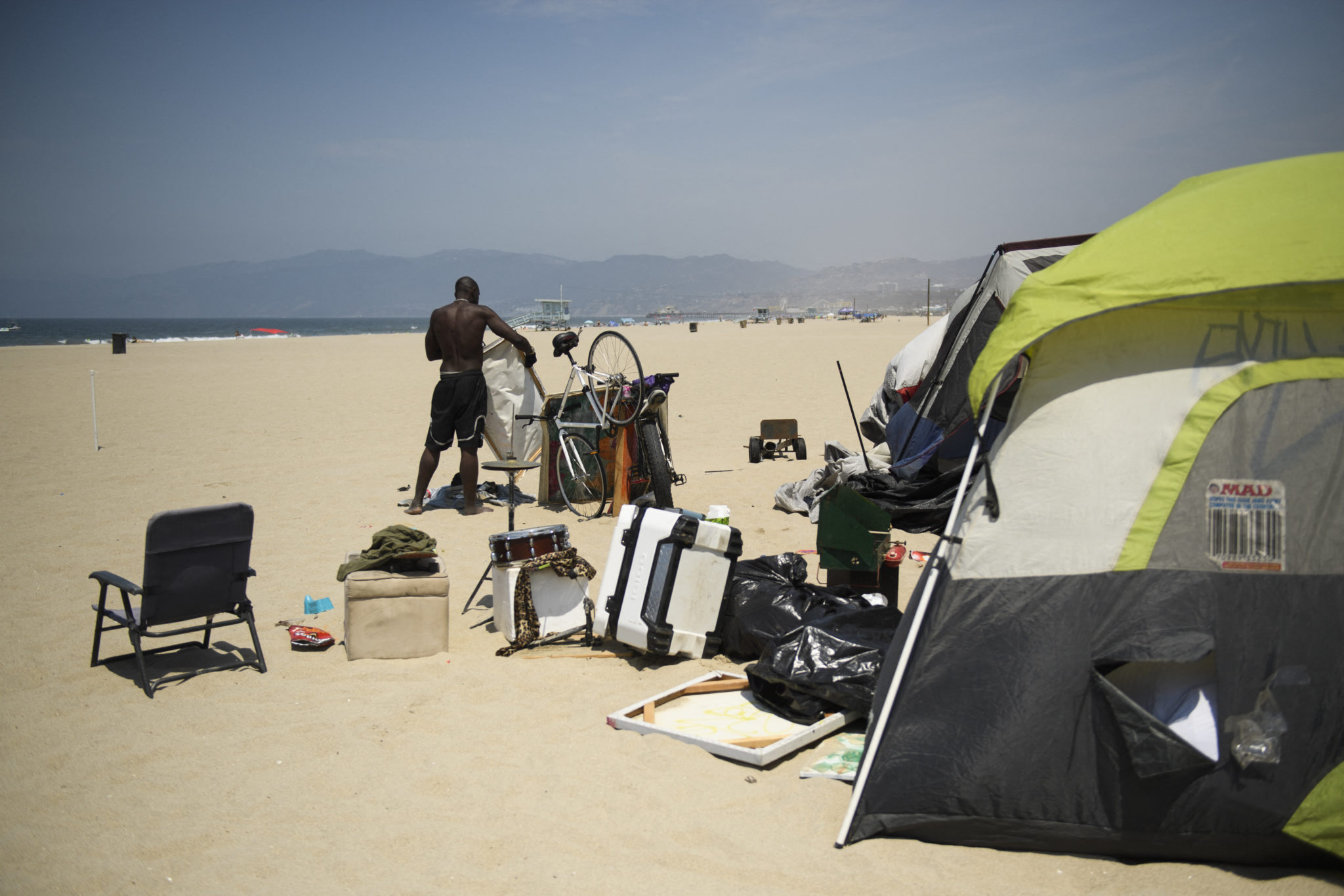 California's famed Venice Beach grapples with homeless problem ...