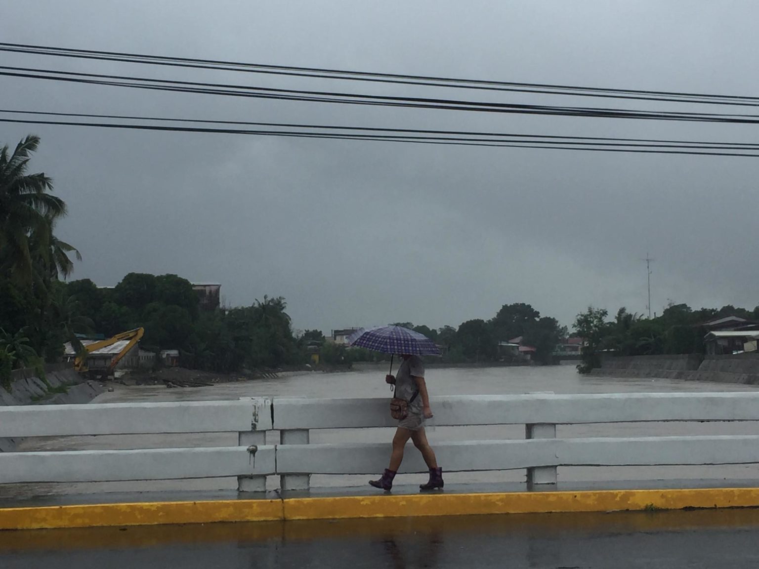 Floods displace 97 families in Olongapo City | Inquirer News