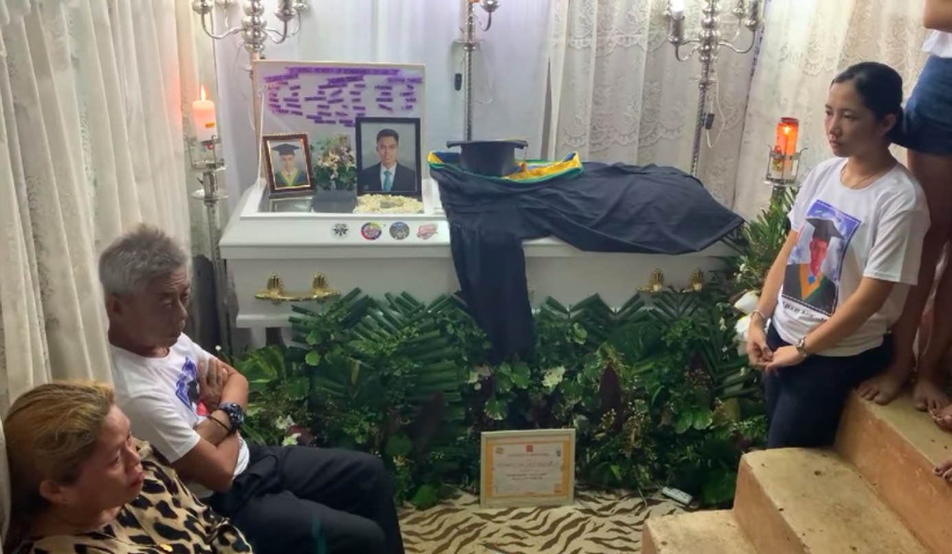 Loved ones hold graduation rites at late student's funeral | Inquirer News