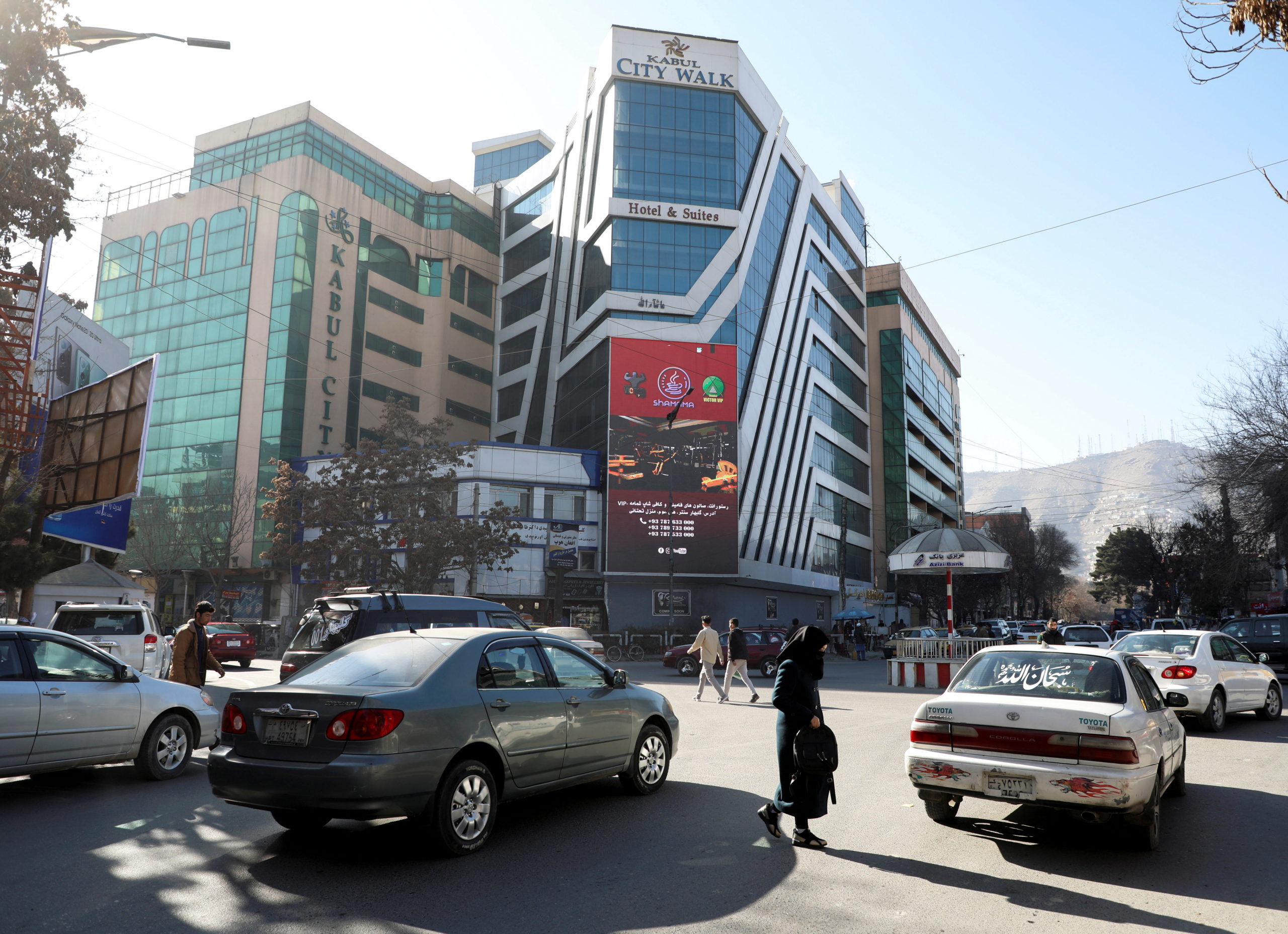 Afghanistan's banks brace for bedlam after Taliban takeover | Inquirer News