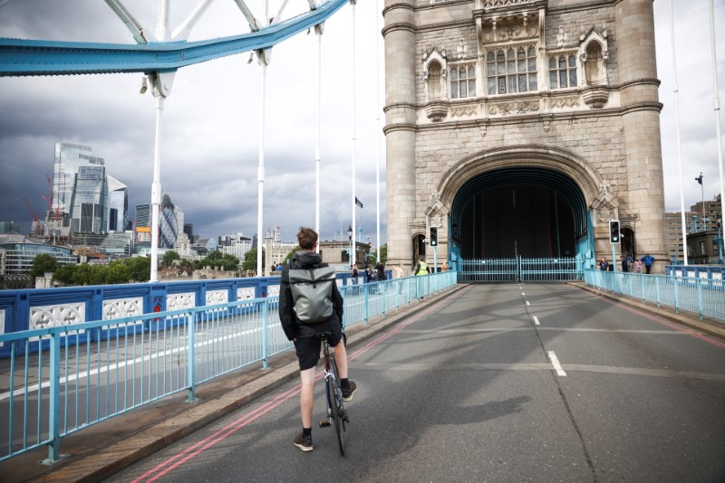 London's Tower Bridge gets stuck open for 2nd time in a year | Inquirer ...