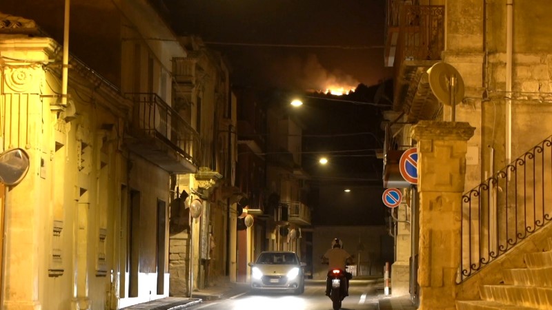 Italian wildfires rage on after 49 degree heat record | Inquirer News