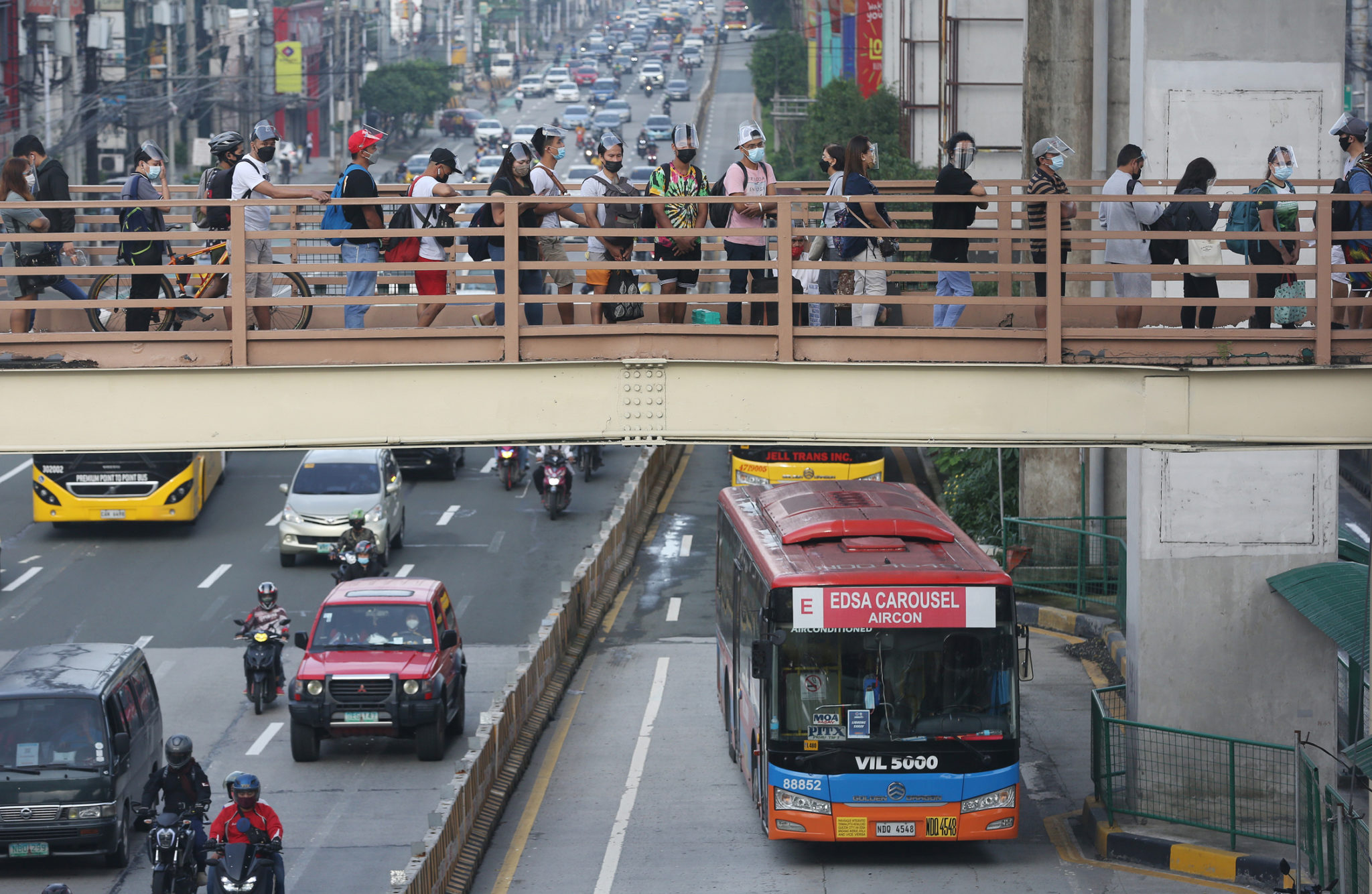 Car crashes into Edsa bus carousel's concrete barriers near Kamuning ...