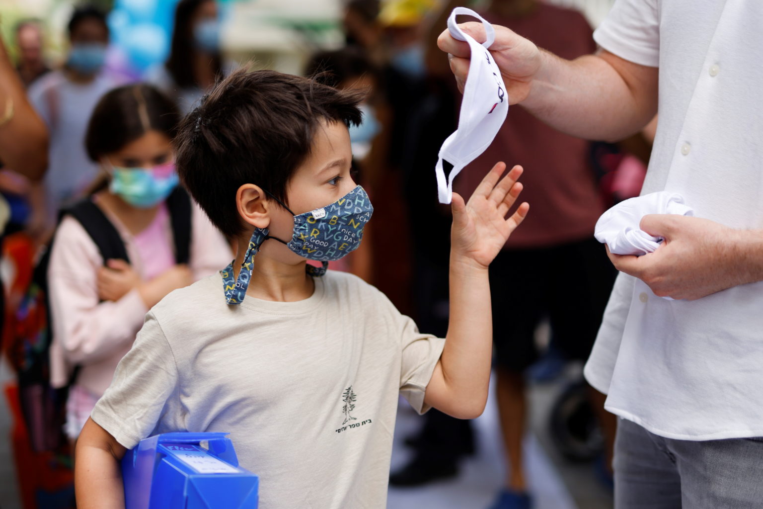 Israeli students return to school amid surge in COVID-19 cases ...