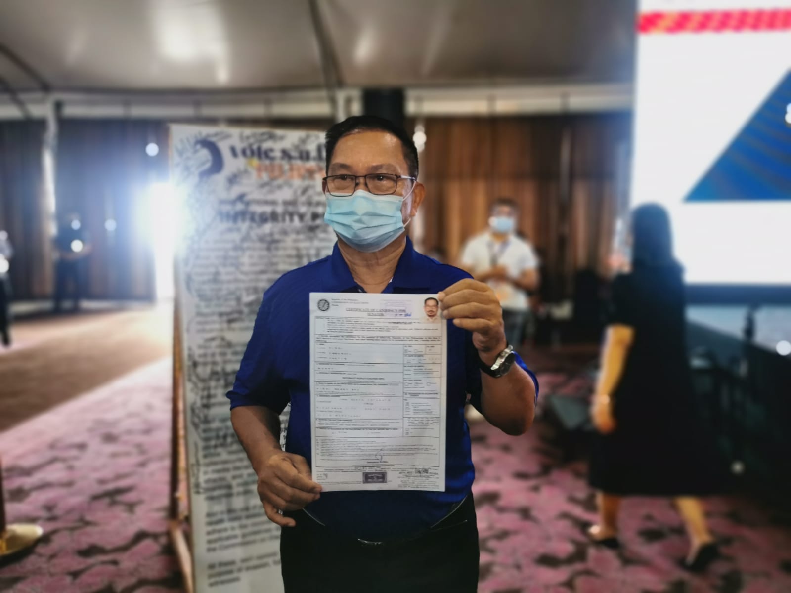 Former DA, MinDa chief Manny Piñol files COC for senator | Inquirer News