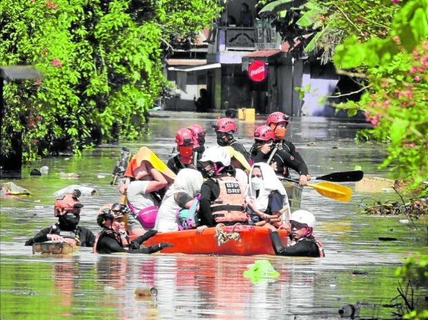 In Davao City, floods force 600 families to flee homes | Inquirer News
