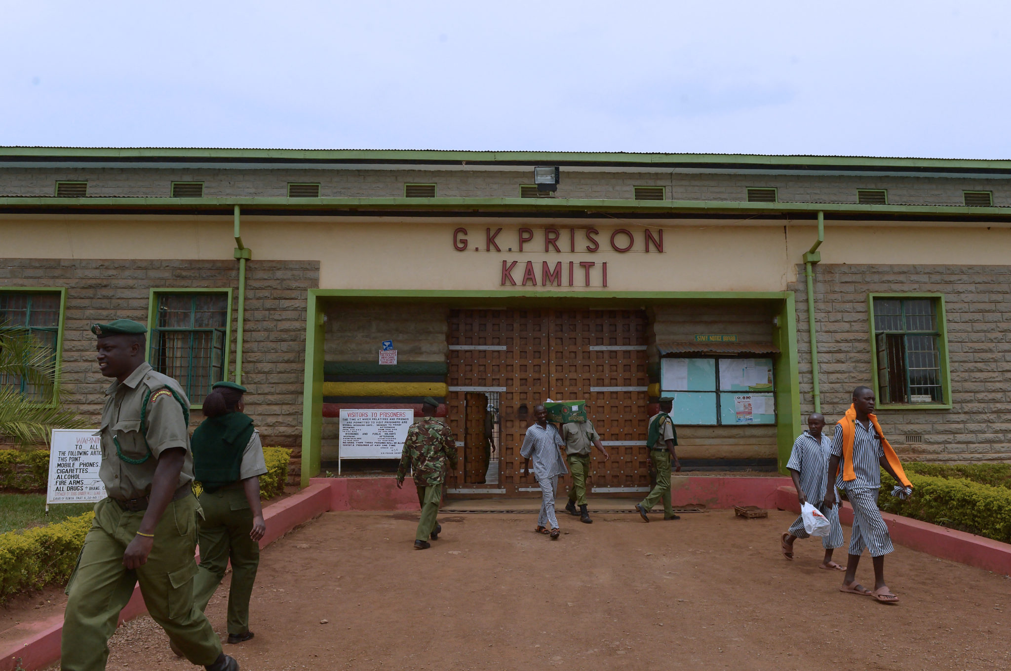 Kenya launches manhunt after 'dangerous' inmates flee prison | Inquirer ...