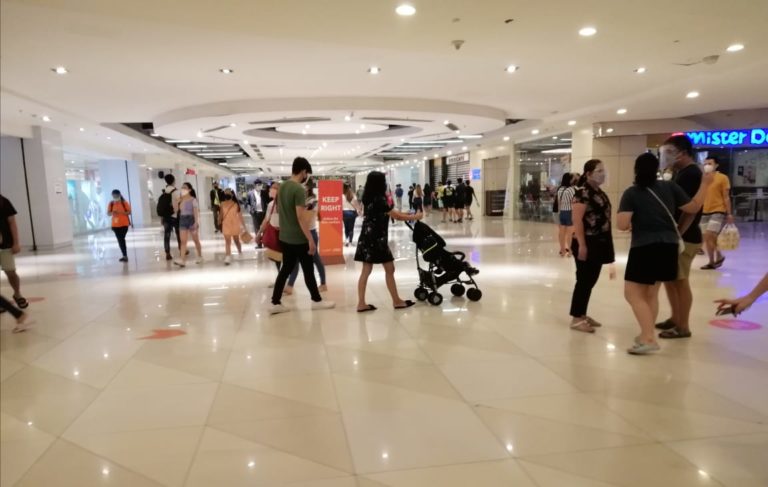 LIST: Metro Manila malls operating hours for December 24 and 25 ...