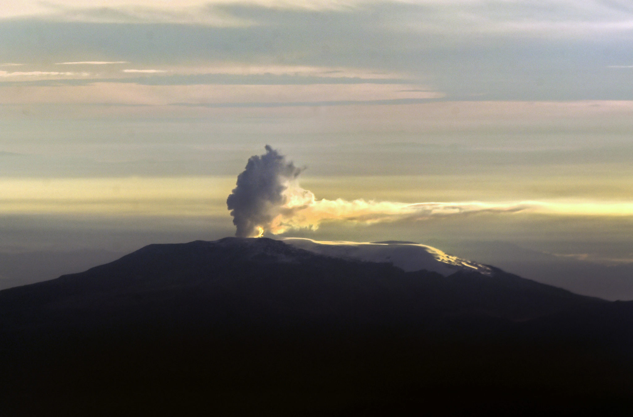 Volcano that wiped out town in Colombia is active again | Inquirer News