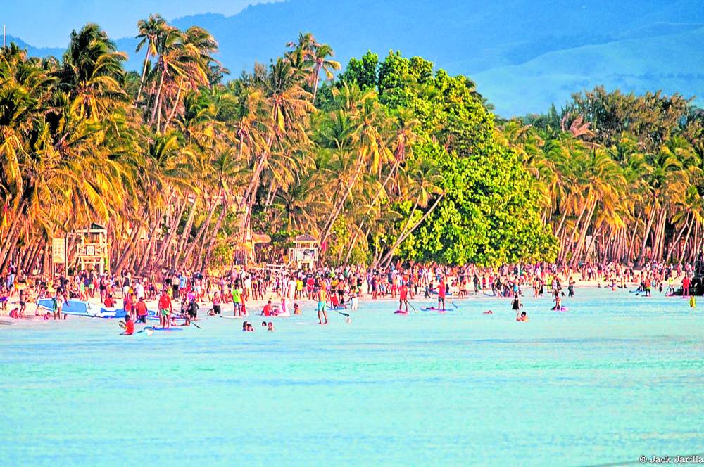Boracay group seeks policy changes to solve land woes | Inquirer News