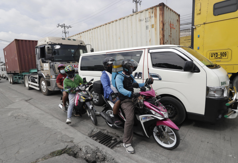 Motorcycle taxis in PH: Weighing convenience, safety | Inquirer News