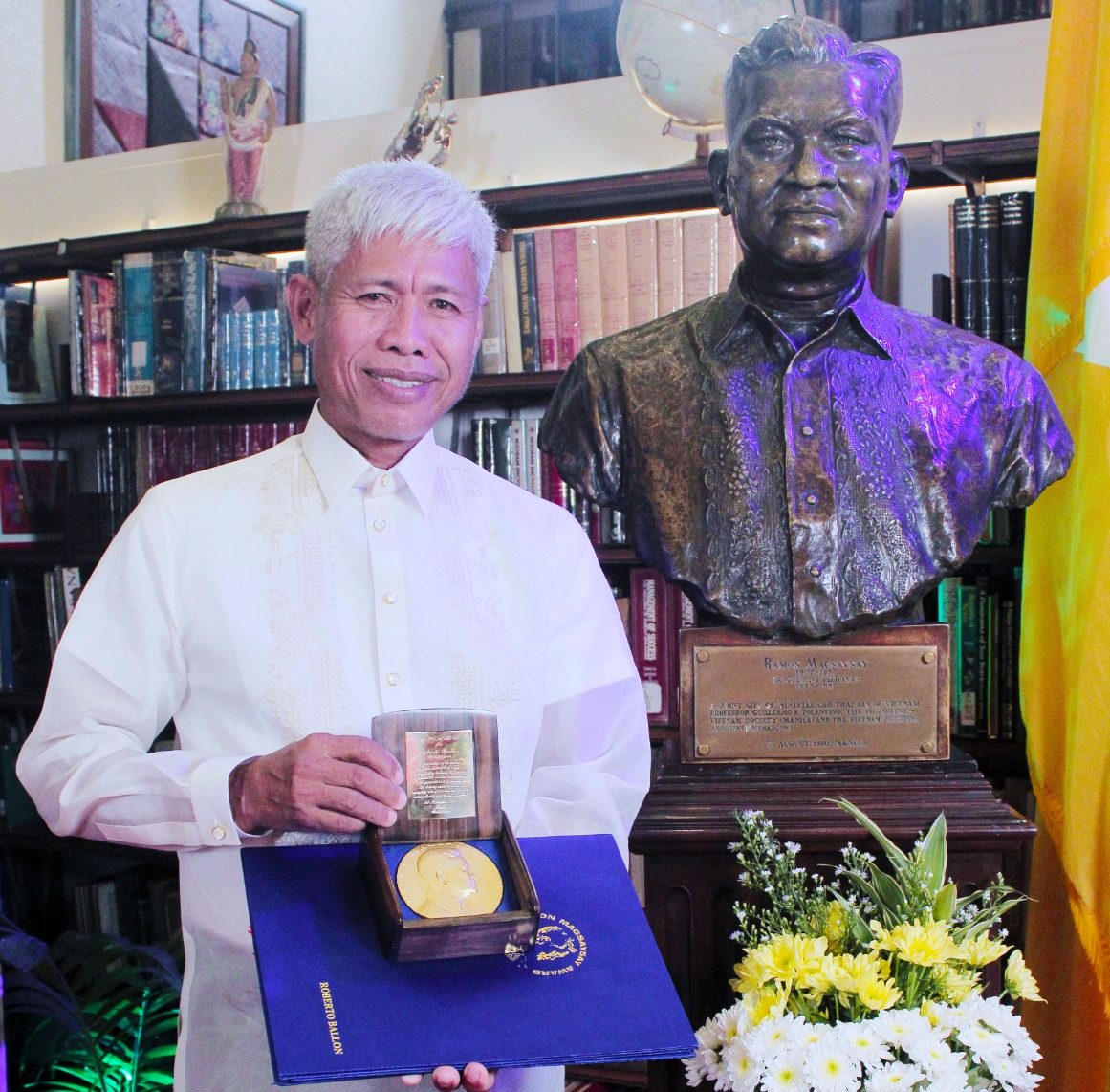 Zamboanga Sibugay fisherman, 4 others formally receive Ramon Magsaysay ...