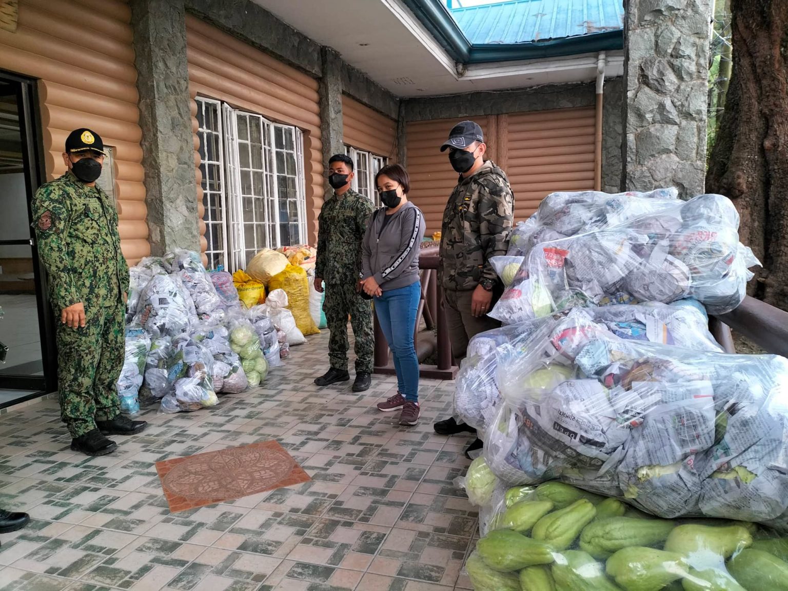 Benguet farmers donate veggies to typhoon victims | Inquirer News