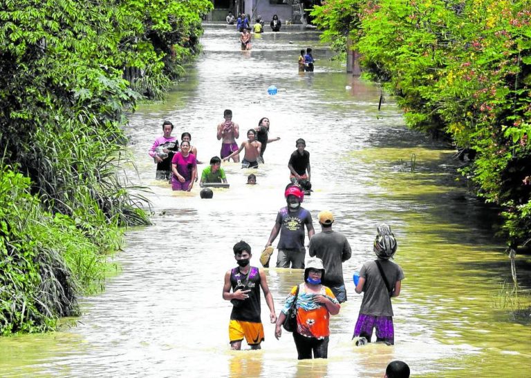 Floods hit riverside villages in Davao City | Inquirer News