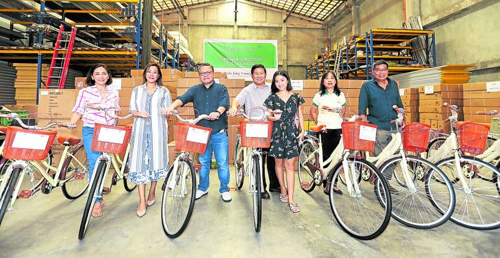 Foundation donates bikes to PDI for frontliners | Inquirer News