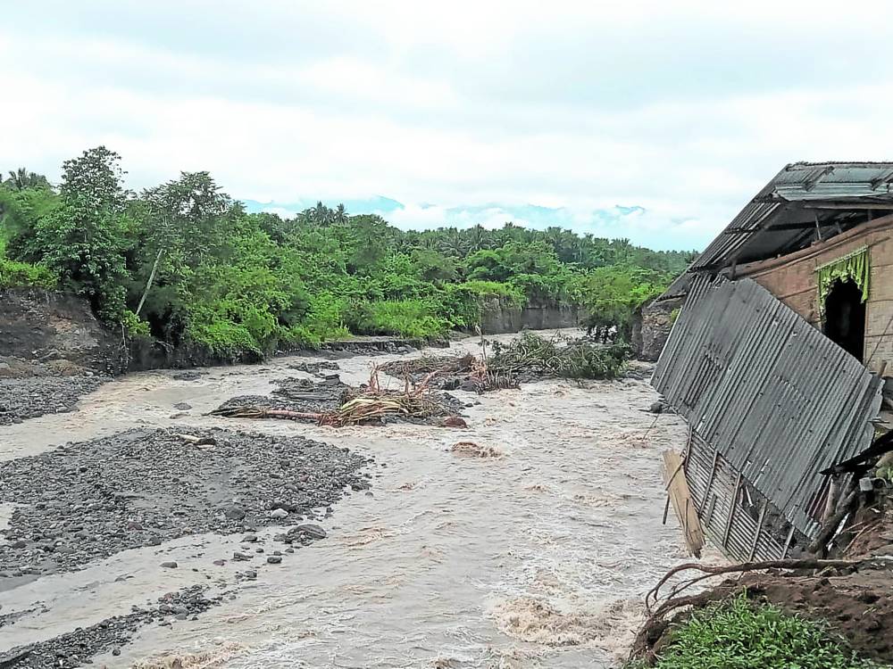 33 families flee flooded homes in South Cotabato | Inquirer News