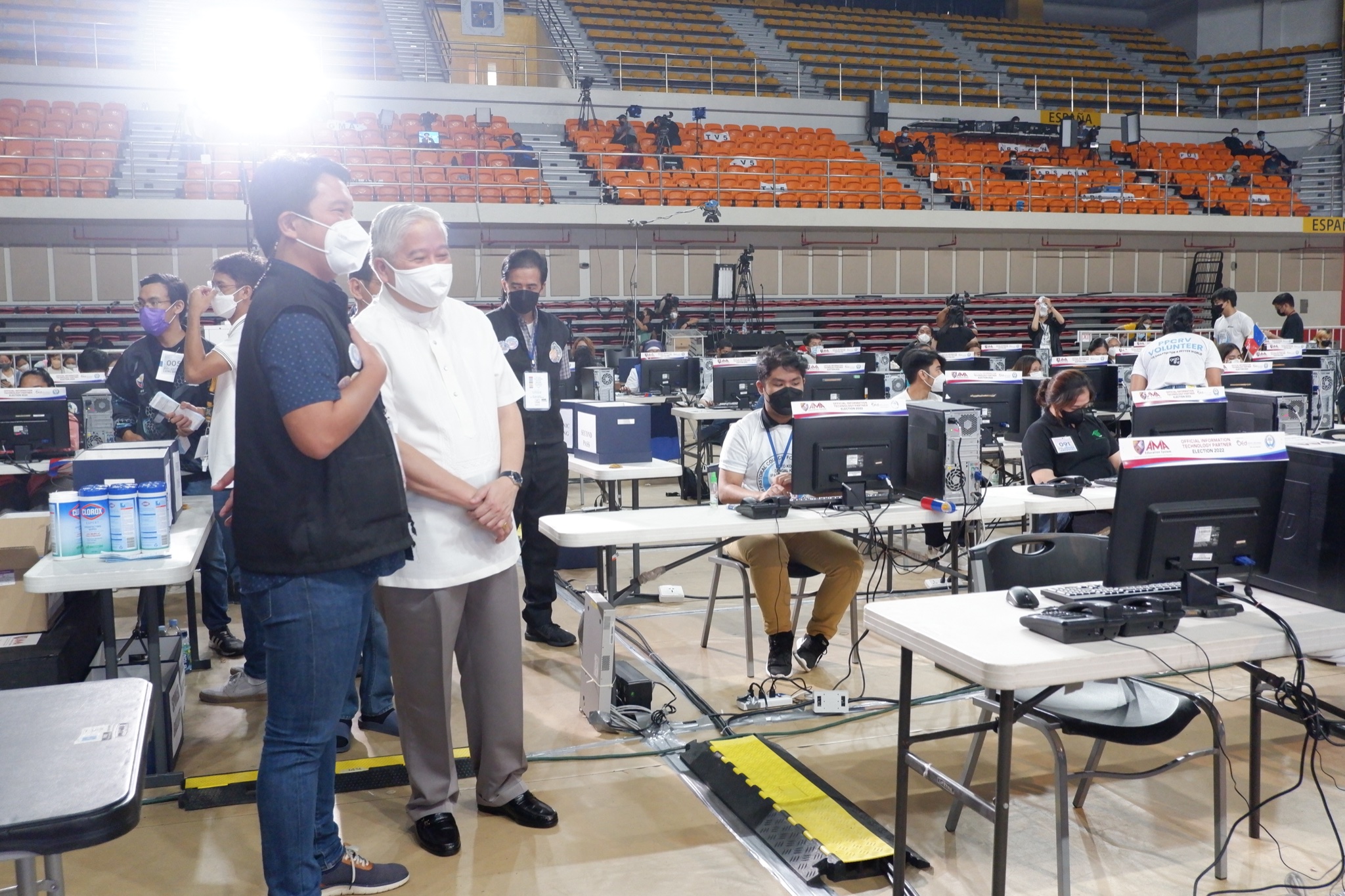 Archbishop Villegas thanks PPCRV's 'heroic' volunteers | Inquirer News