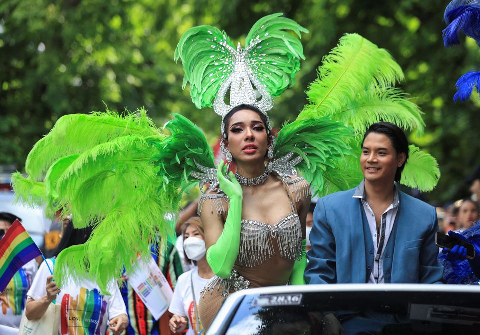 Thai LGBTQ+ allies join first official pride parade | Inquirer News
