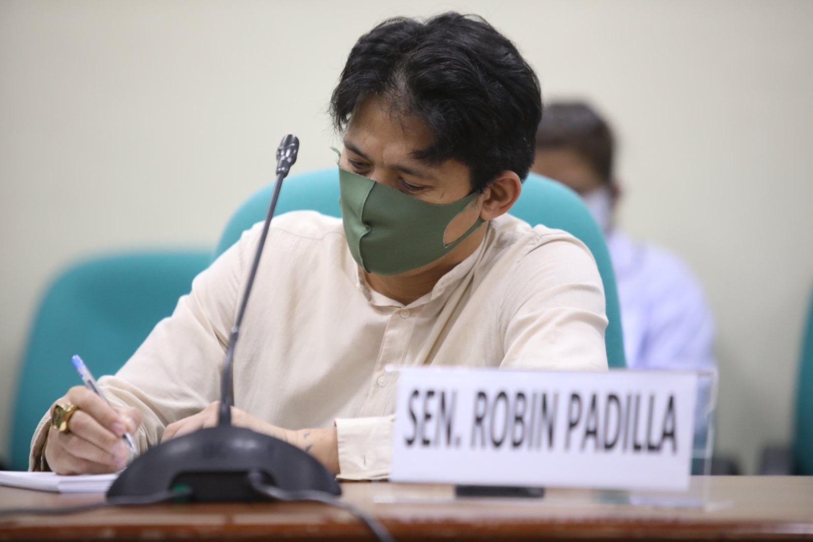 Start oil drilling in West PH Sea to address fuel price hikes — Robin ...