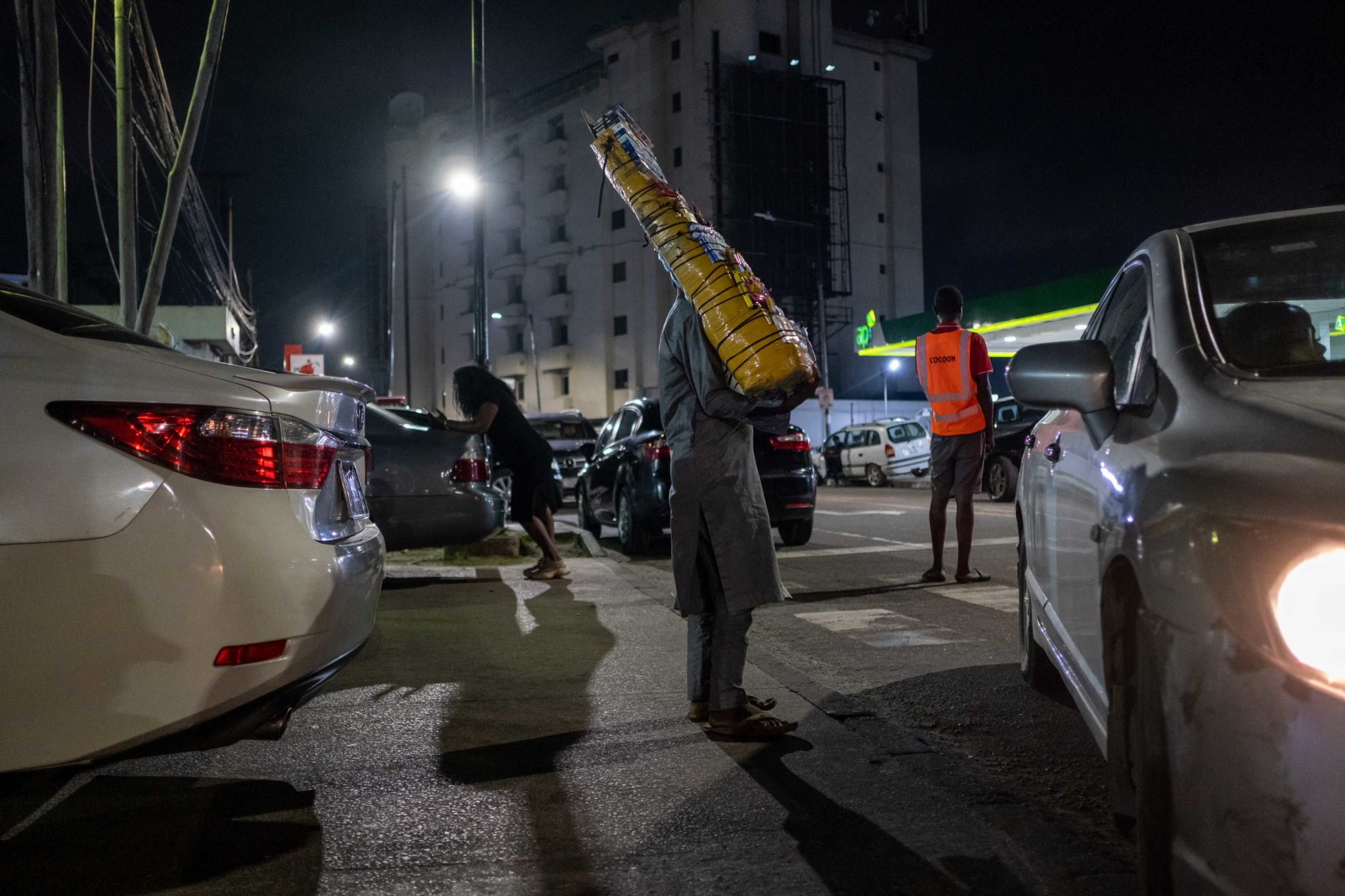 Hustling in Lagos to ‘survive in hell’ | Inquirer News