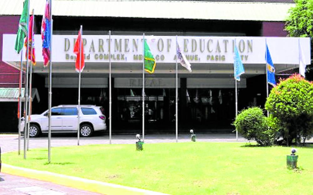DepEd warns public vs scam artists | Inquirer News