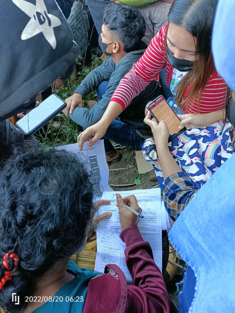 LOOK: Thousands crowd DSWD office in Cagayan de Oro | Inquirer News