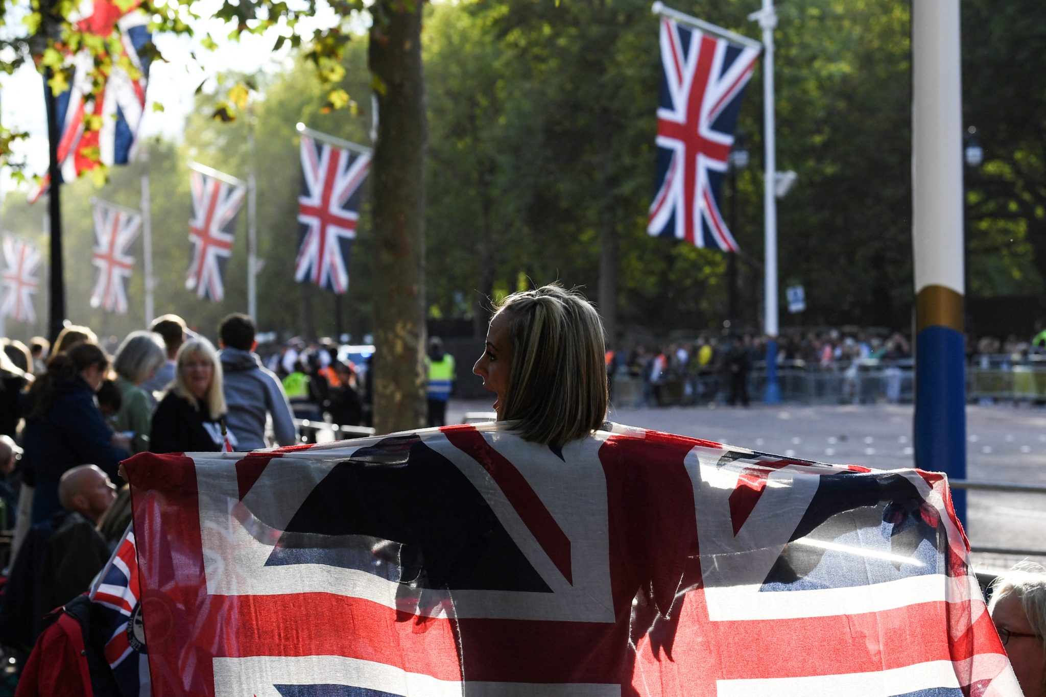 Five things to know about Queen Elizabeth's coffin procession ...