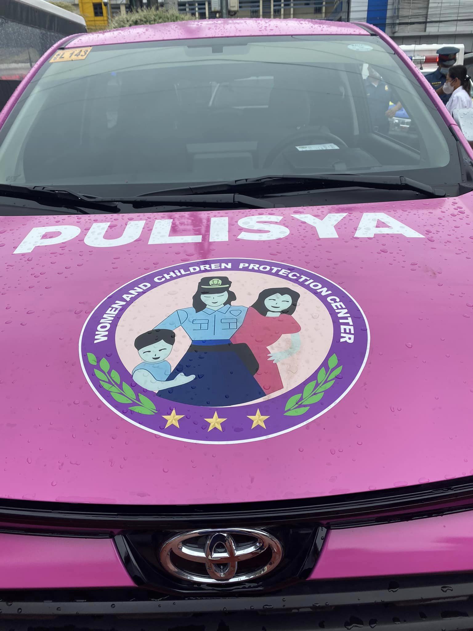 Muntinlupa gov’t turns over pink mobile car to police, drawing cheers ...