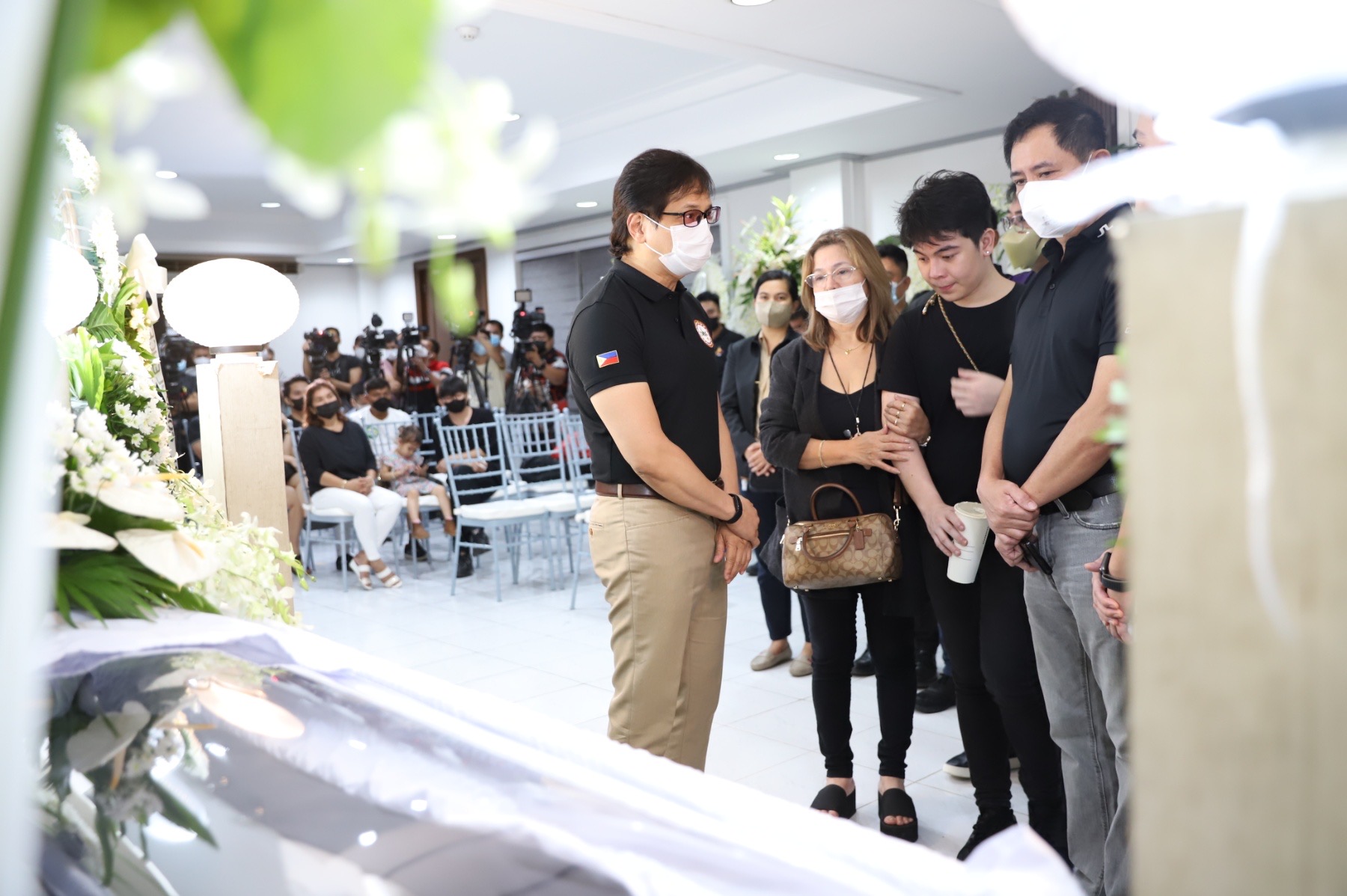 Abalos offers P500,000 reward for leads in Percy Lapid killing ...