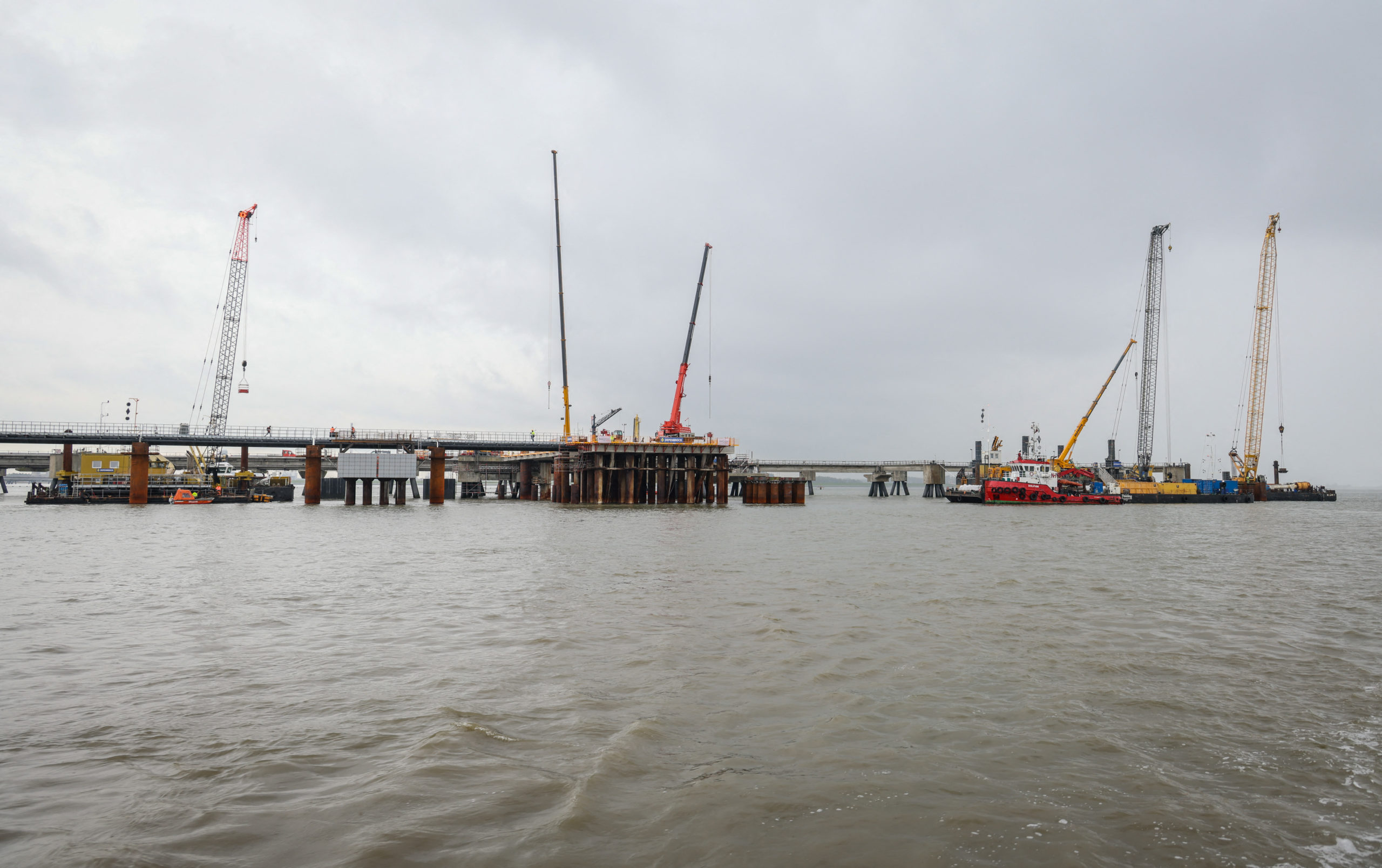 Germany builds new gas terminals to succeed Russian pipelines ...