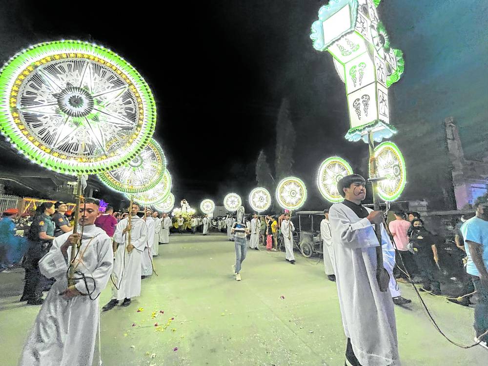 ‘Lubena’ lights up Pampanga mountain town’s Christmas | Inquirer News