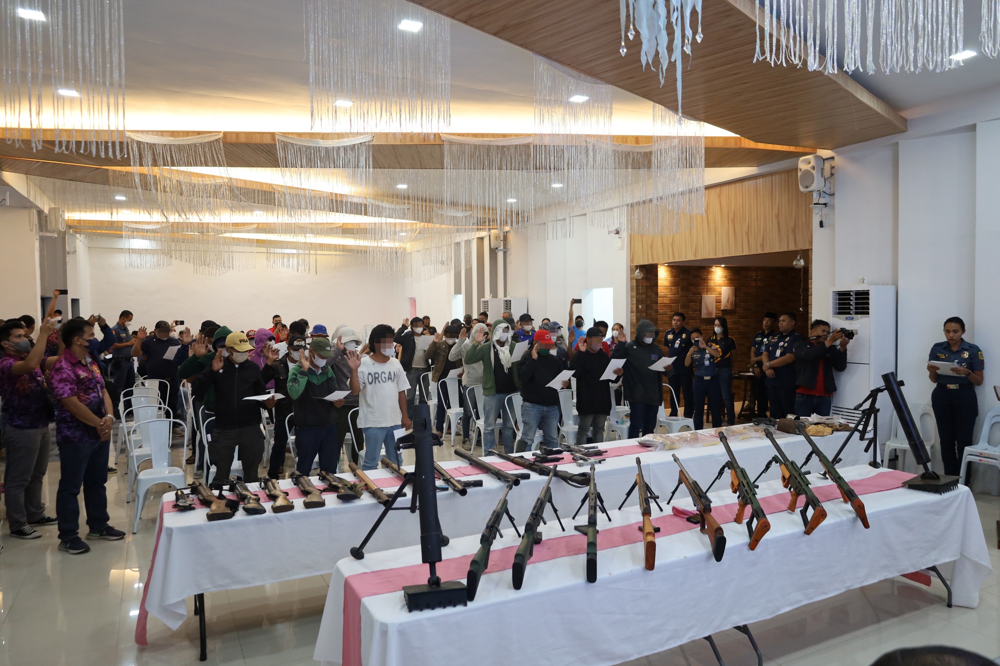 32 local extremists yield to BARMM police | Inquirer News