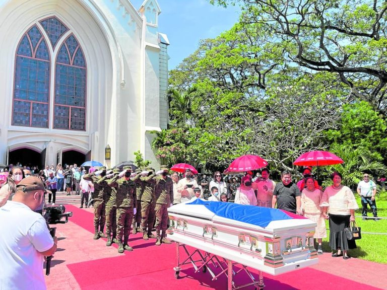 National Scientist Angel Alcala laid to rest in Dumaguete | Inquirer News