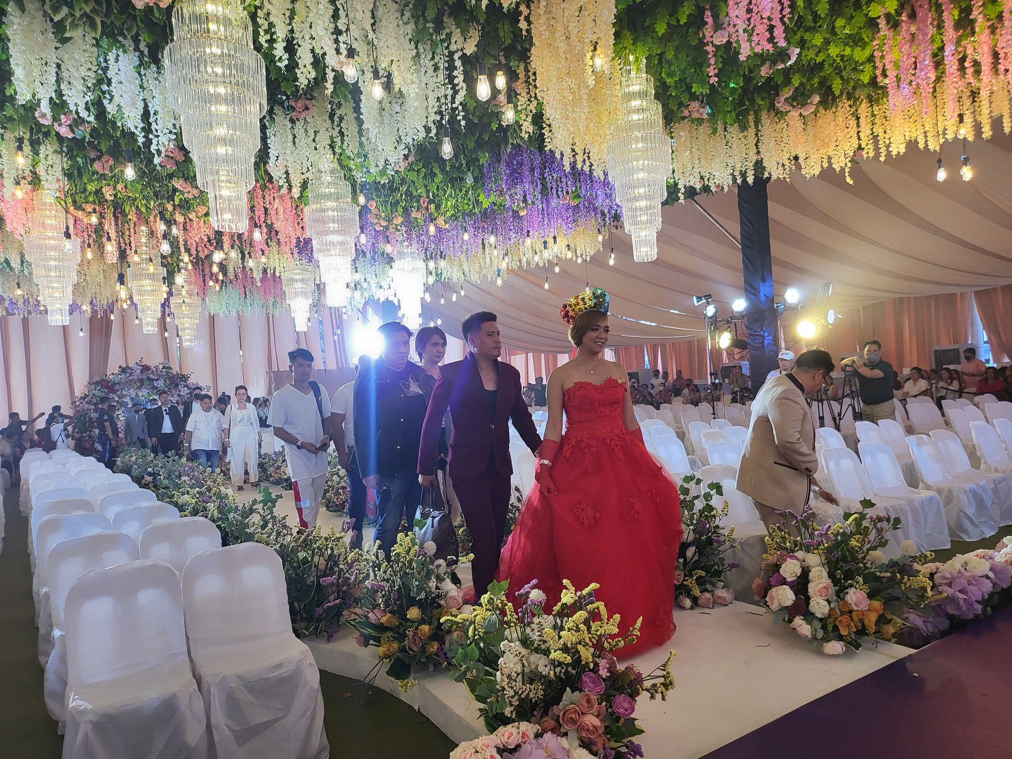 Love wins in QC: LGBTQ+ couples join commitment ceremony on V-Day | Inquirer News