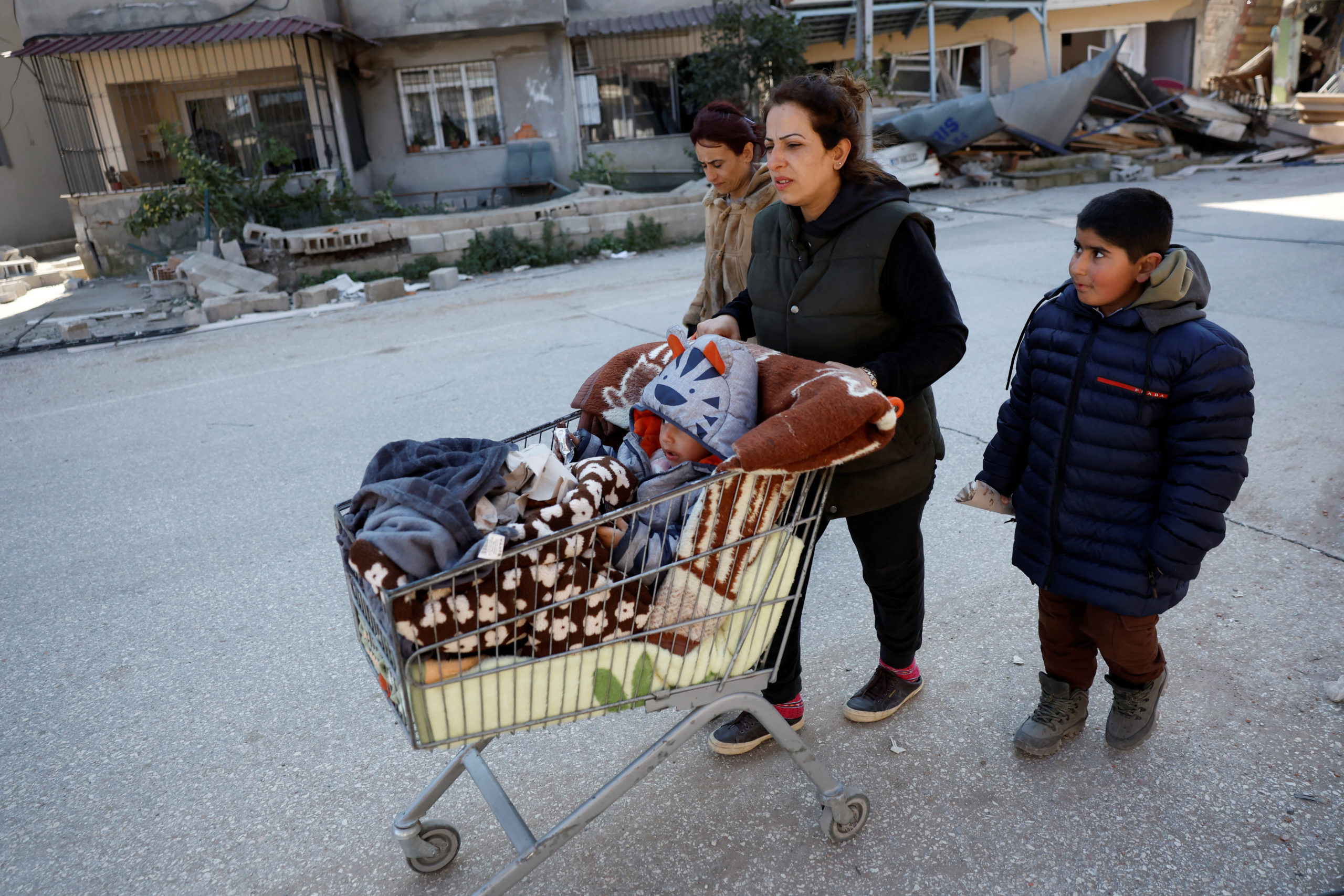 Turkish mother tries to survive for her children in earthquake-hit ...
