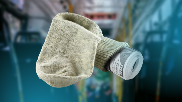 Palawan bus driver, conductor return $3,000 found in sock | Inquirer News