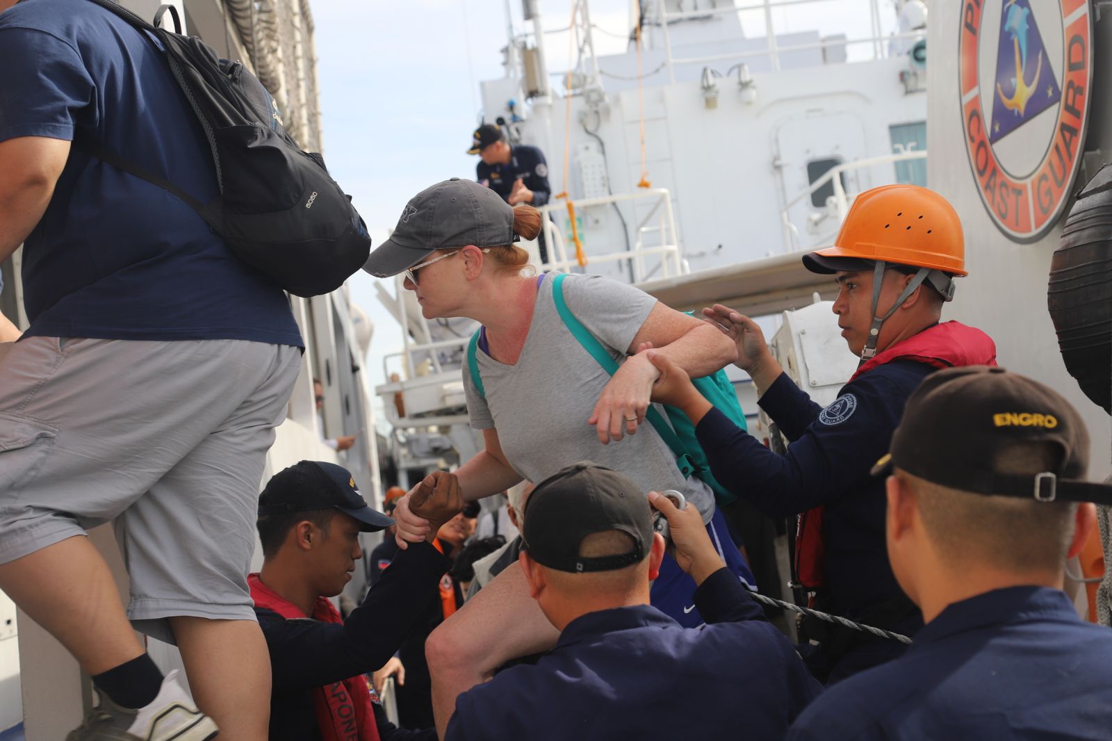 42 stranded tourists rescued in Cavite | Inquirer News