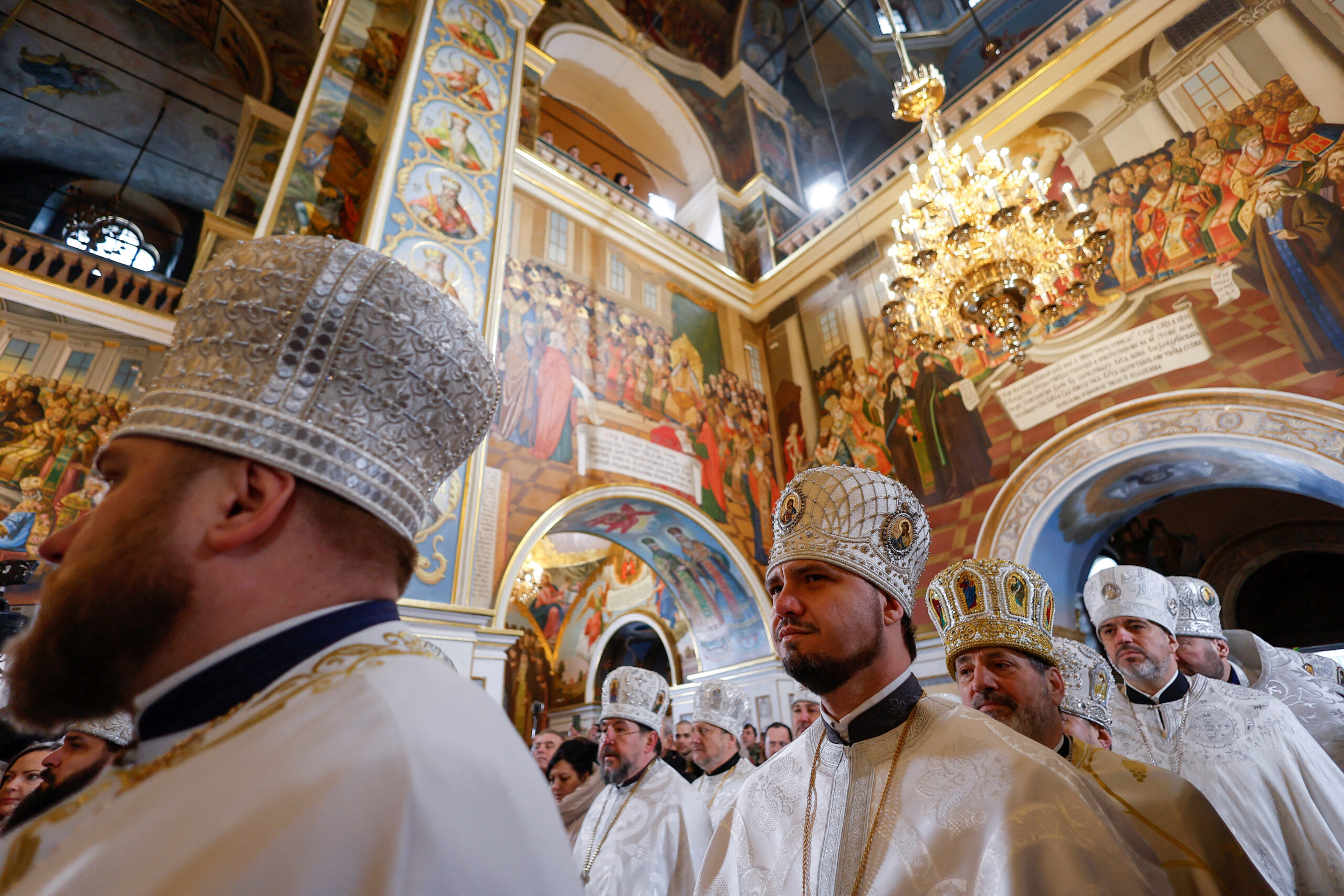 Zelensky: Ukraine seeks 'spiritual independence', acts against church ...