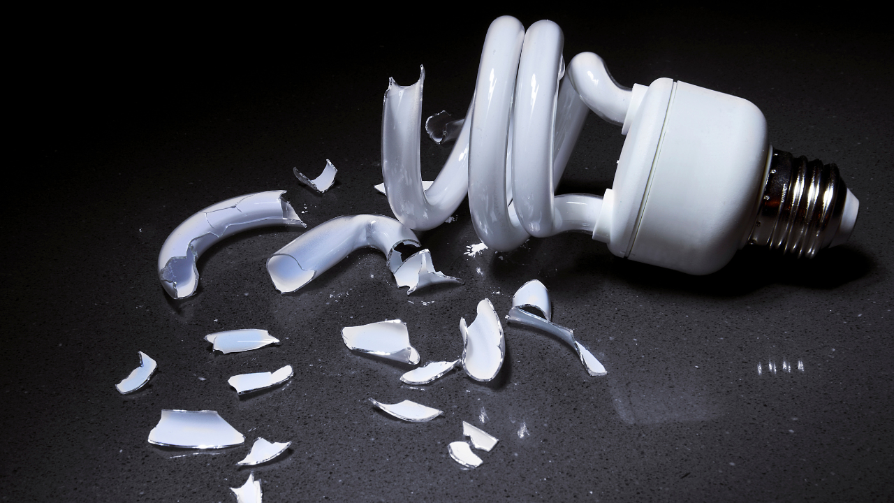 Don't break spent fluorescent lamps and discard them properly, green ...