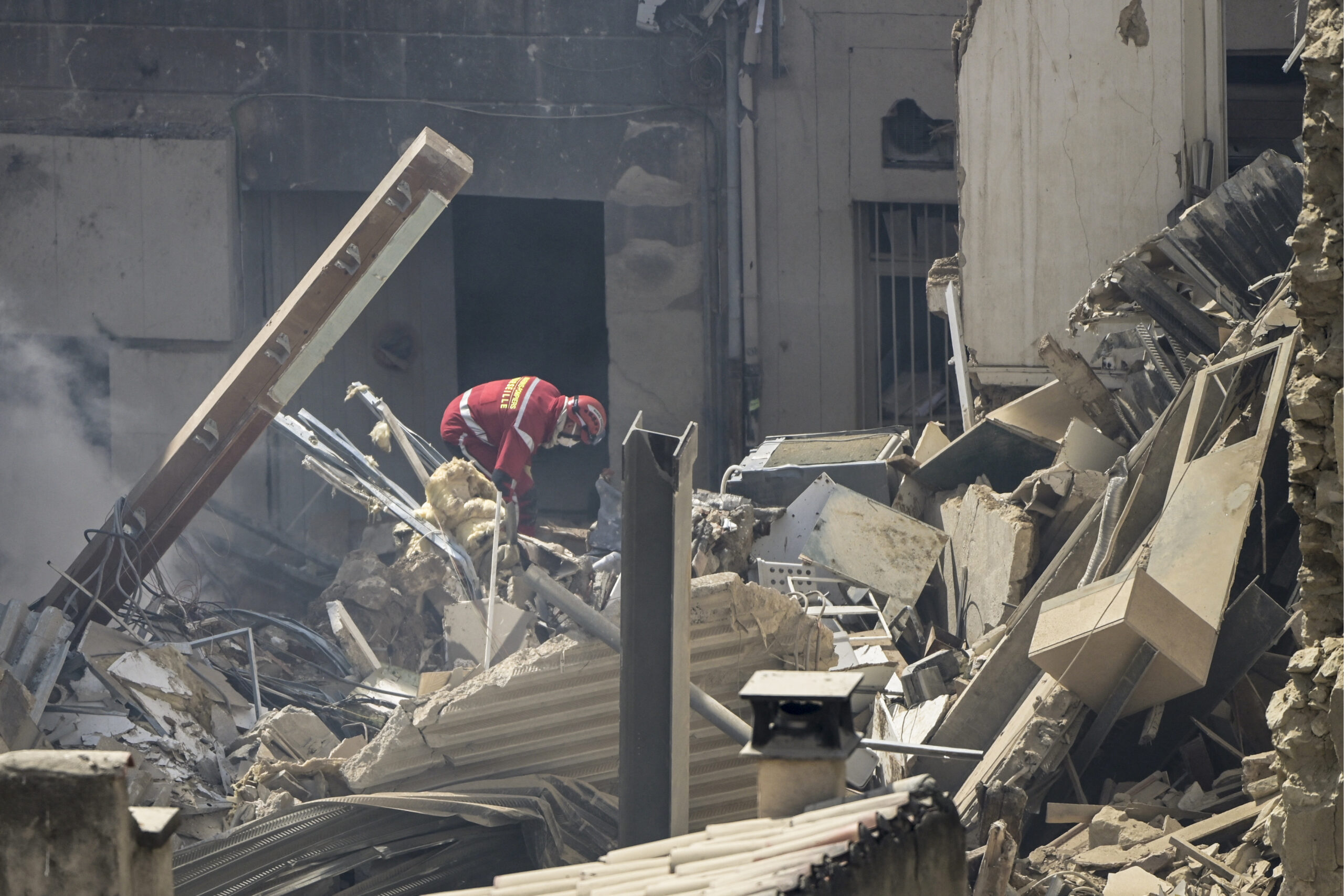 Toll rises to three in French building collapse | Inquirer News