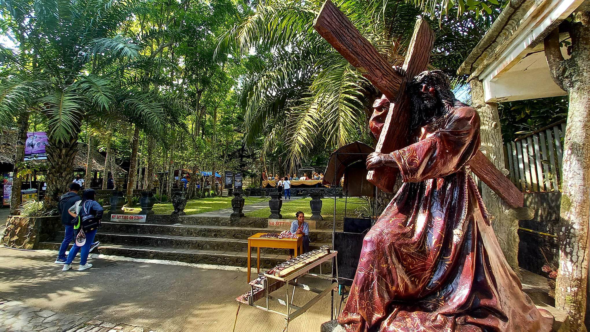 Religious sculptures in Albay seen to draw over 100,000 pilgrims during ...